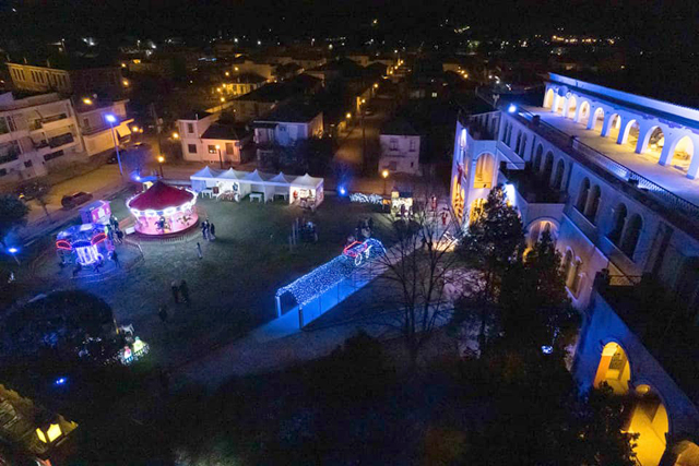 Το Χριστουγεννιάτικο Όνειρο άνοιξε τις πύλες του στην Ελευθερούπολη ...